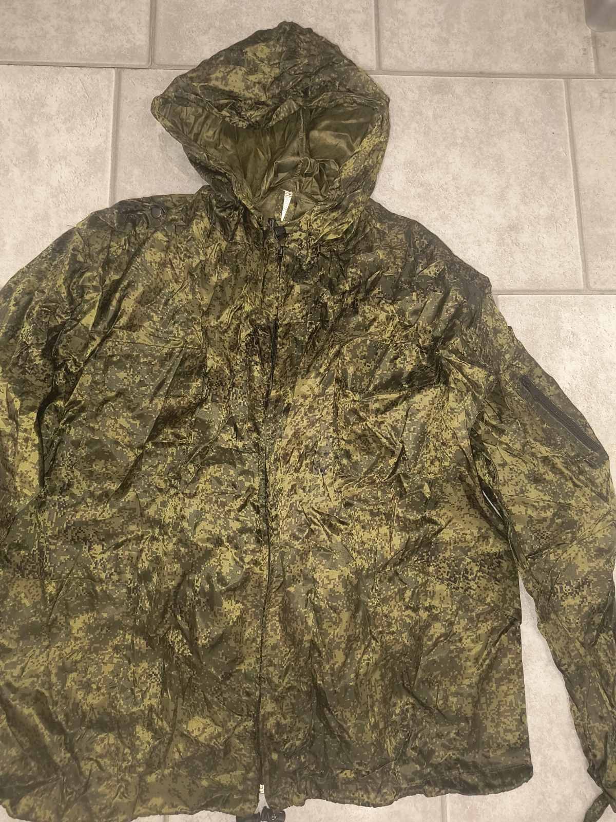 Trophy russian army waterproof uniform set with case. Size 58-5/6 RARE ...